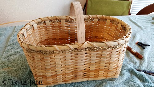 Step-by-Step Guide to Weaving a Handled Basket | Textile Indie